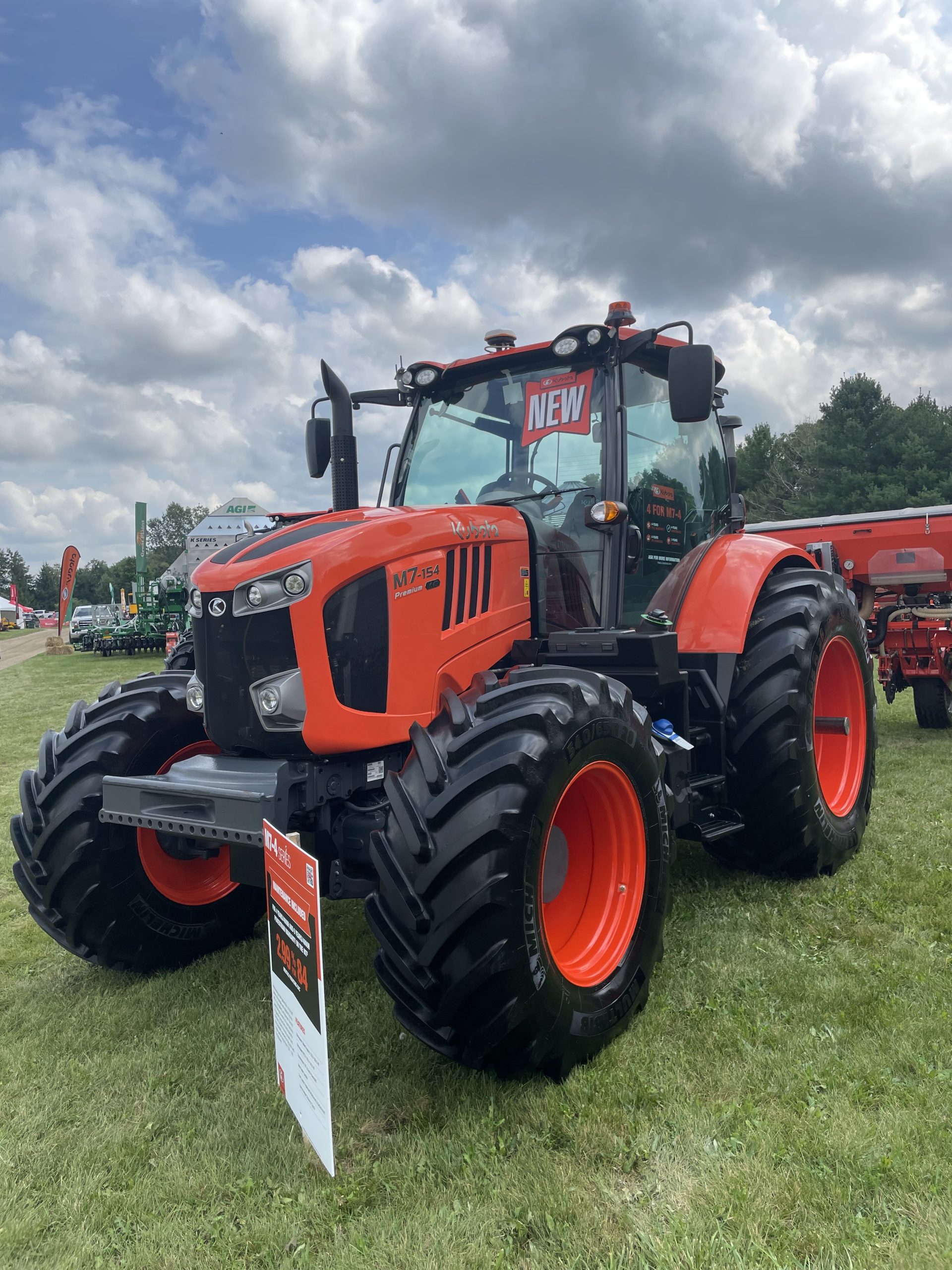 Kubota M7-4 Series Tractors Key Specs & Prices| AgDealer.com