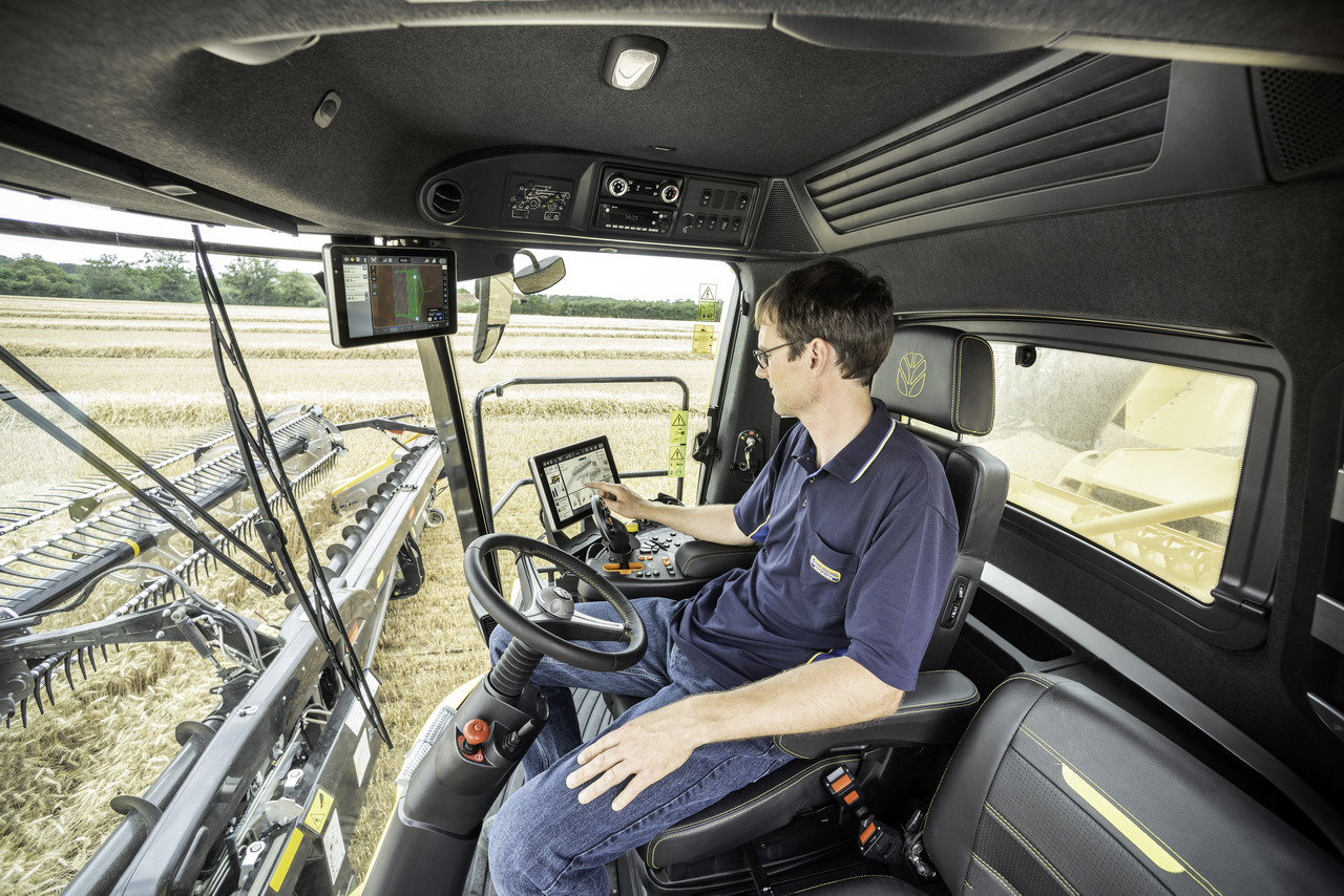 New Holland CR11 Combine Specs | AgDealer.com