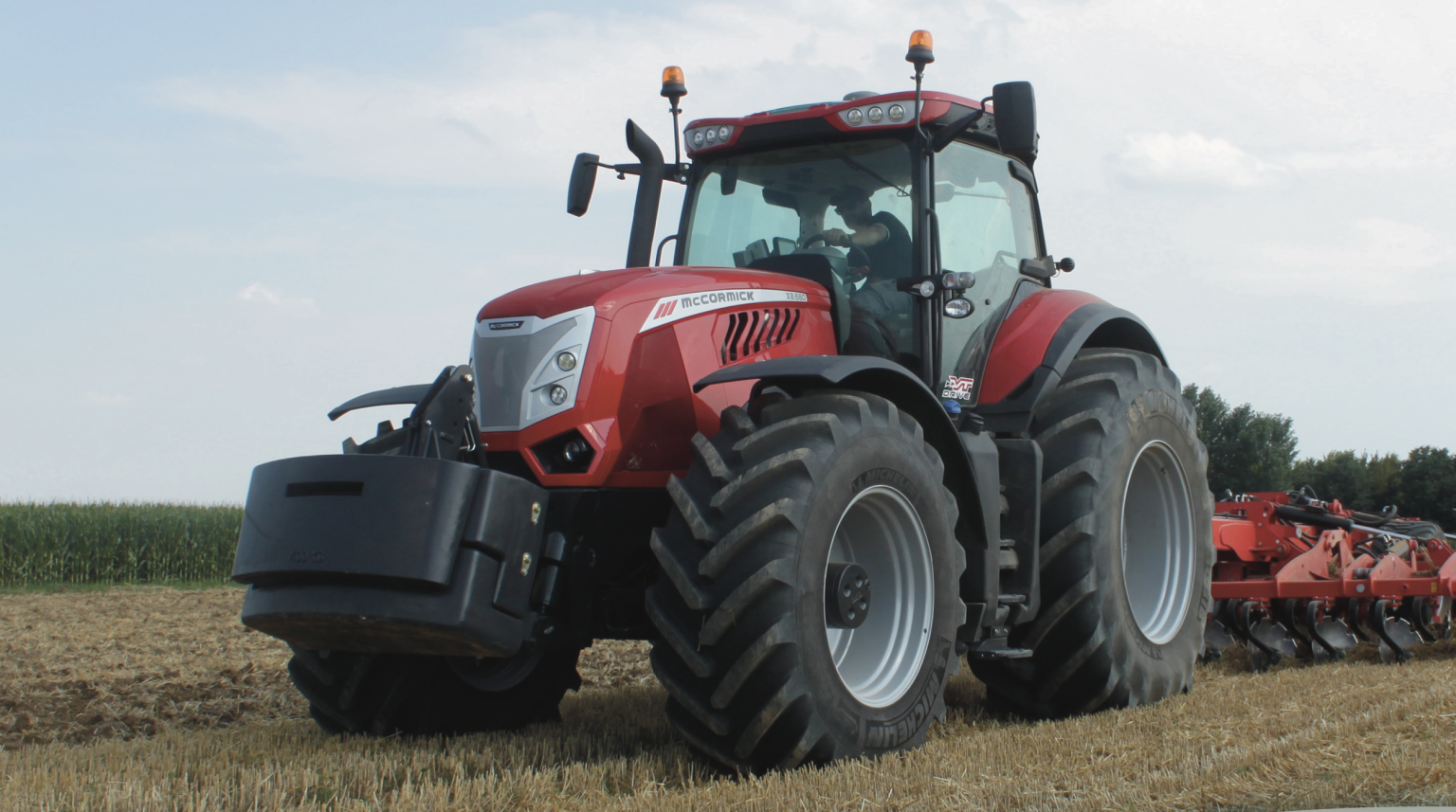 2025 High-Horsepower Tractor Guide | AgDealer.com