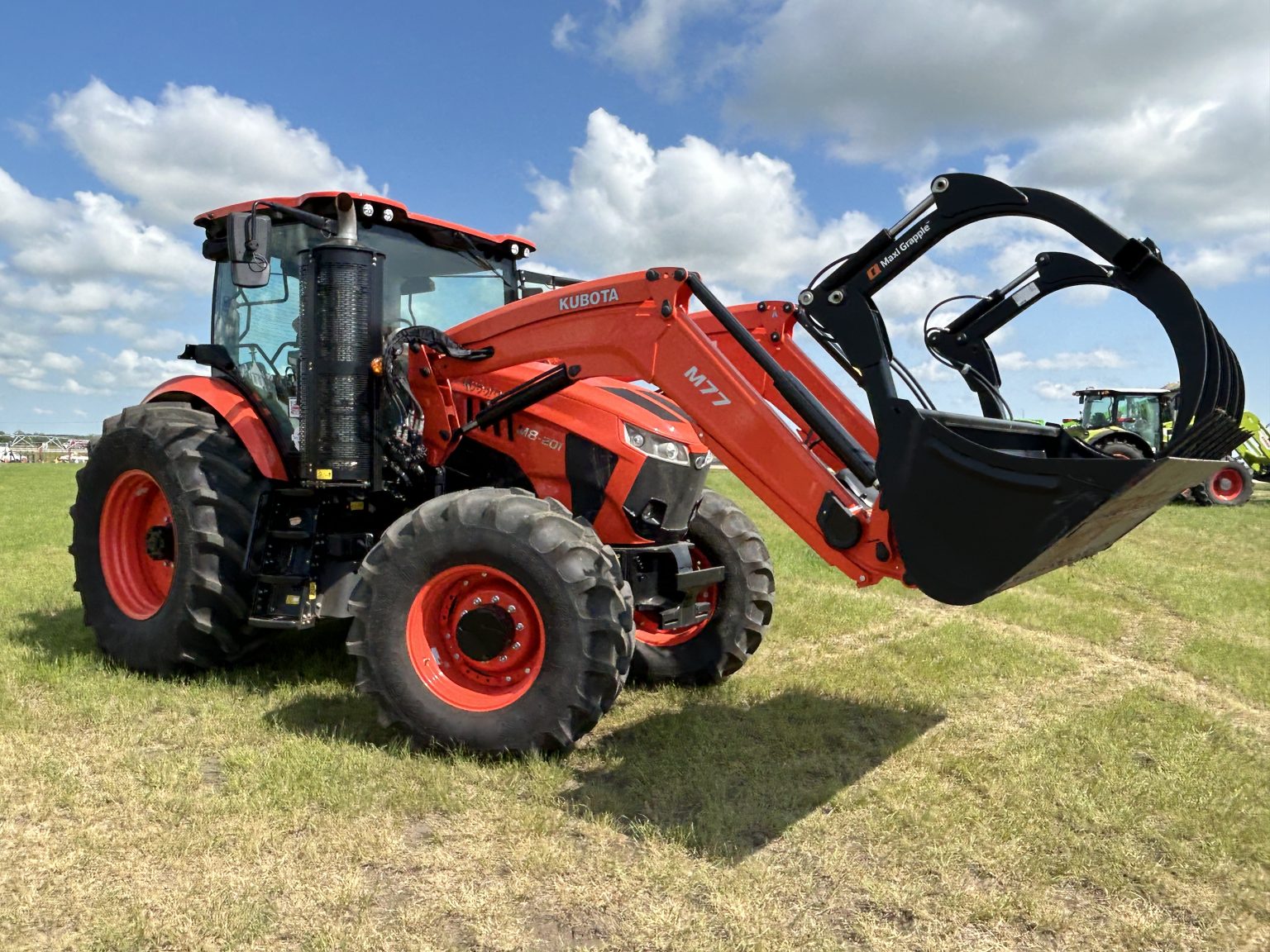 Kubota M8 Series Tractors Specs & Photos | AgDealer.com