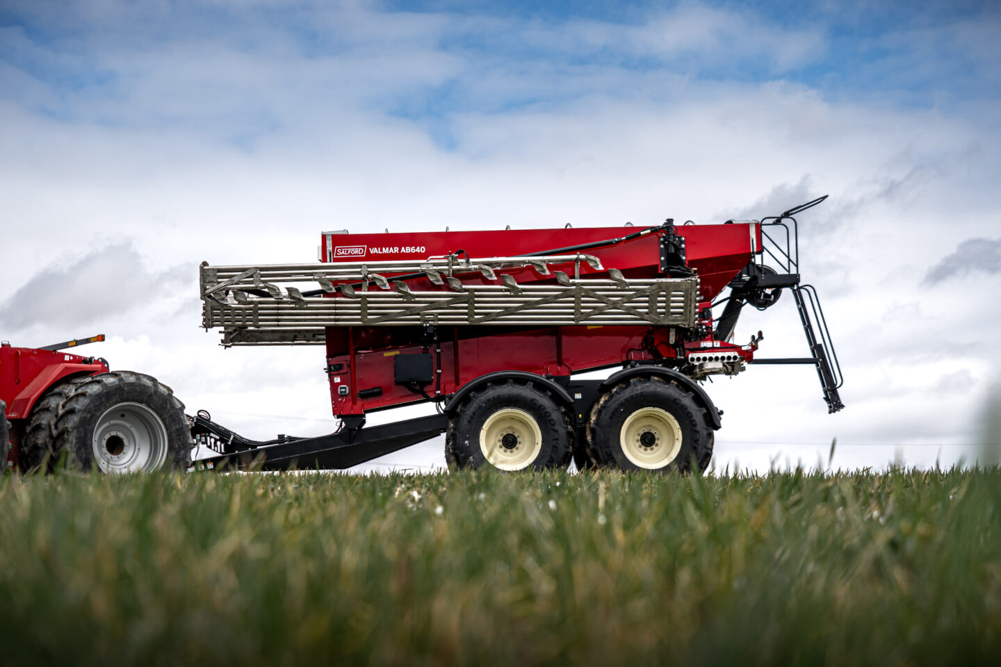 Salford Valmar AB640 Applicator Specs | AgDealer.com