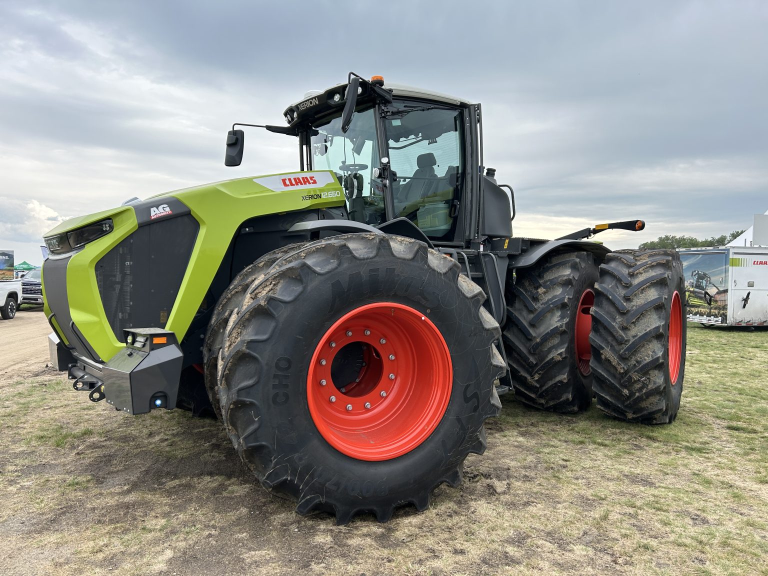 2025 High-Horsepower Tractor Guide | AgDealer.com